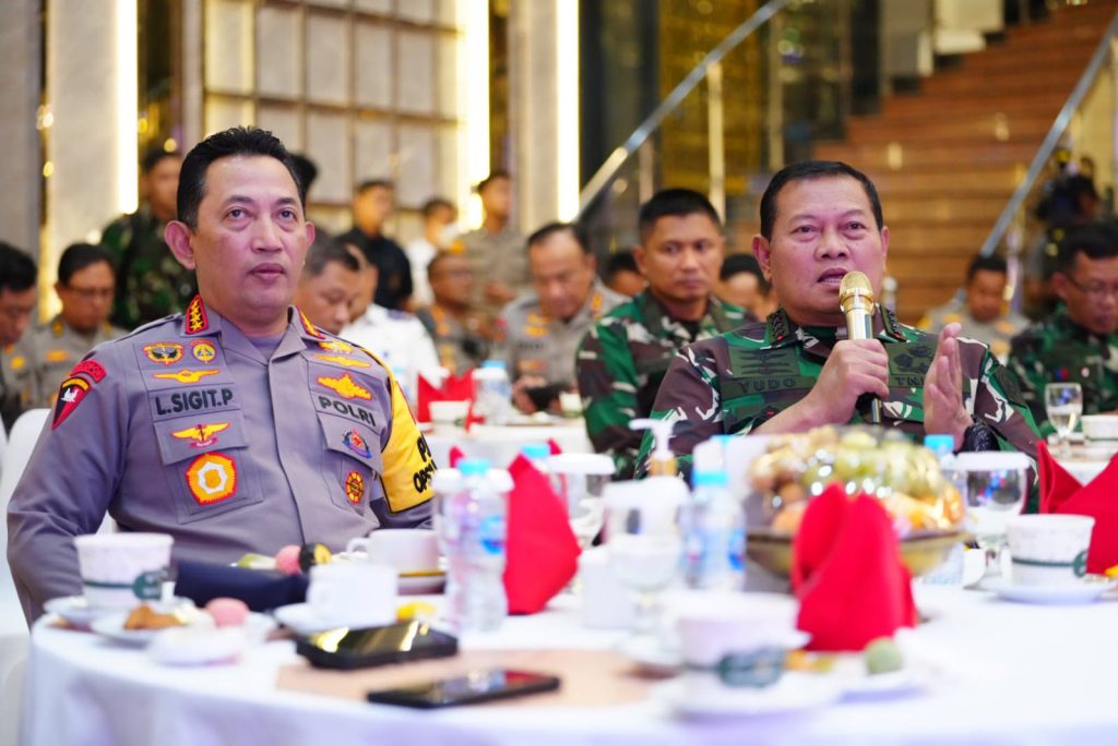 Kapolri Jenderal Pol Listyo Sigit Prabowo Tunjuk Kombes Sigit Dany ... Kapolri Jenderal Pol Listyo Sigit Prabowo Tunjuk Kombes Sigit Dany ...